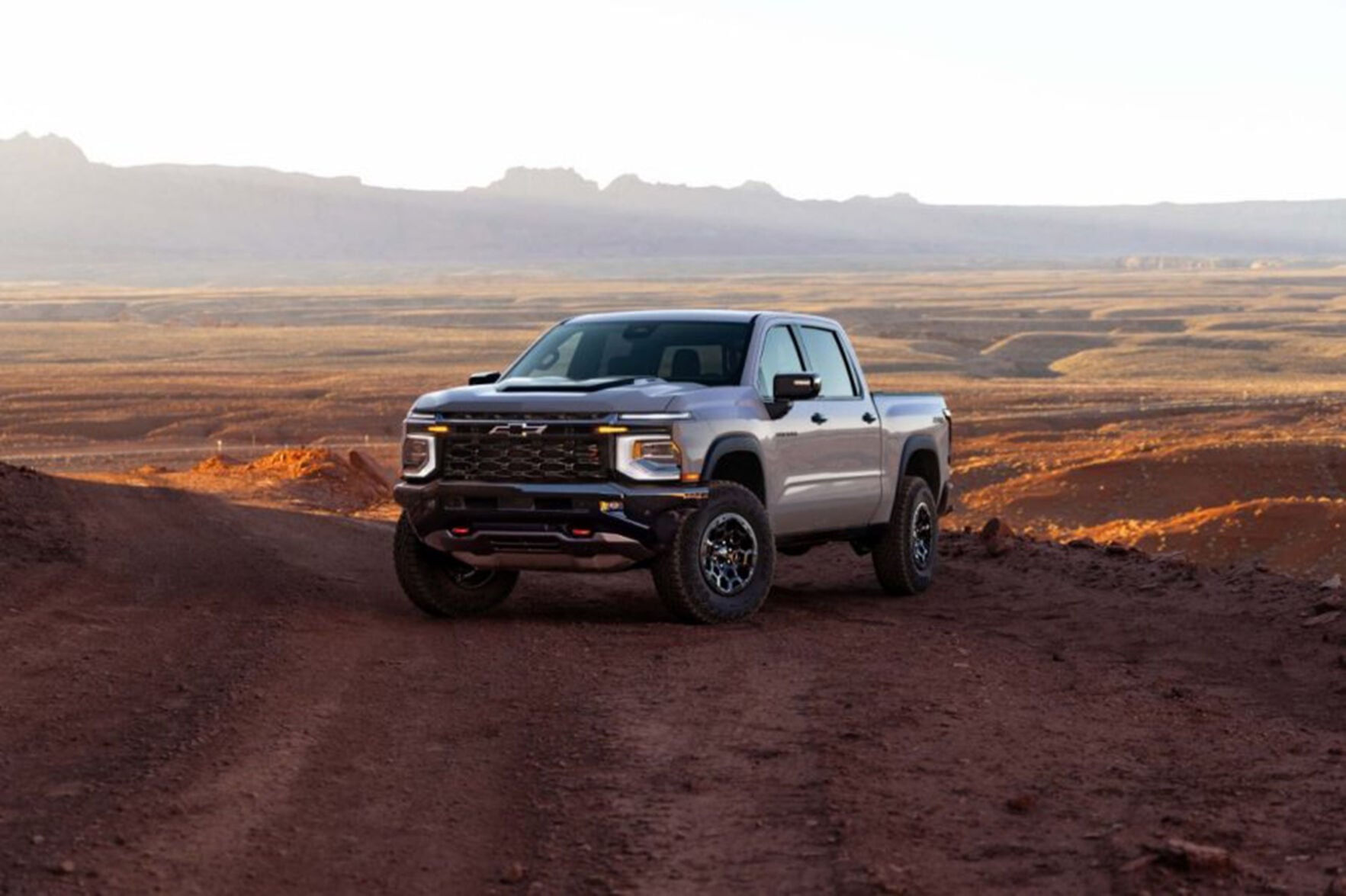 Truck wars: Next-gen Chevy Silverado leans into tech, V-8s | National ...