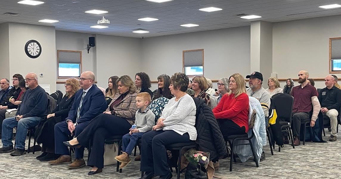 Officials sworn in | Community News | thederrick.com