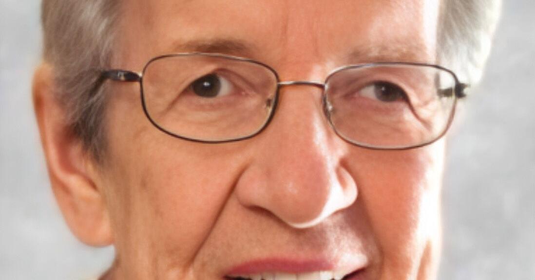 Esther Christine Kaufman Lutz | Obituaries | thederrick.com