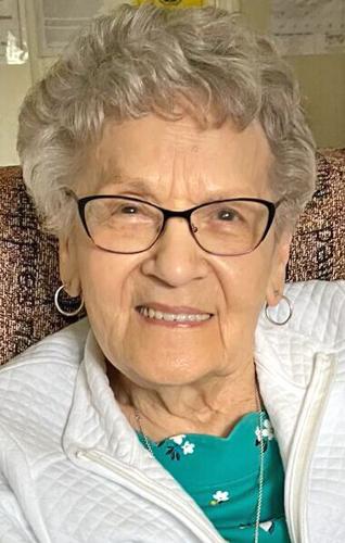 Lottie J. Wujcik | Obituaries | thederrick.com
