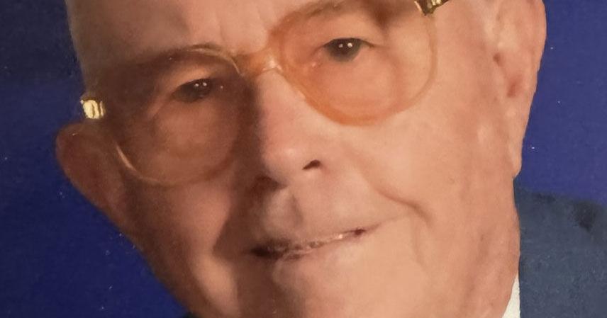 Robert E. Pierce | Obituaries | thederrick.com