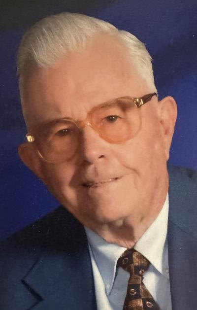 Robert E. Pierce | Obituaries | thederrick.com