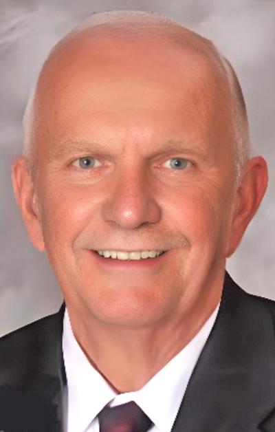 Howard E. “Toby” Davis | Obituaries | thederrick.com