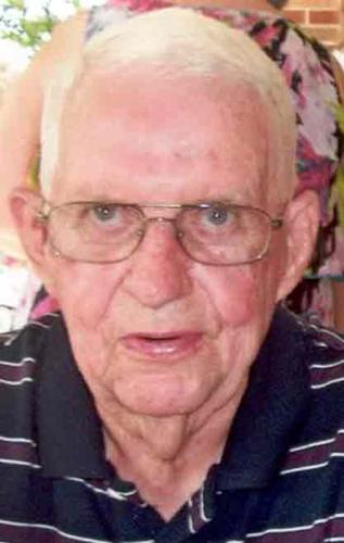 Robert E. Tarr | Obituaries | thederrick.com