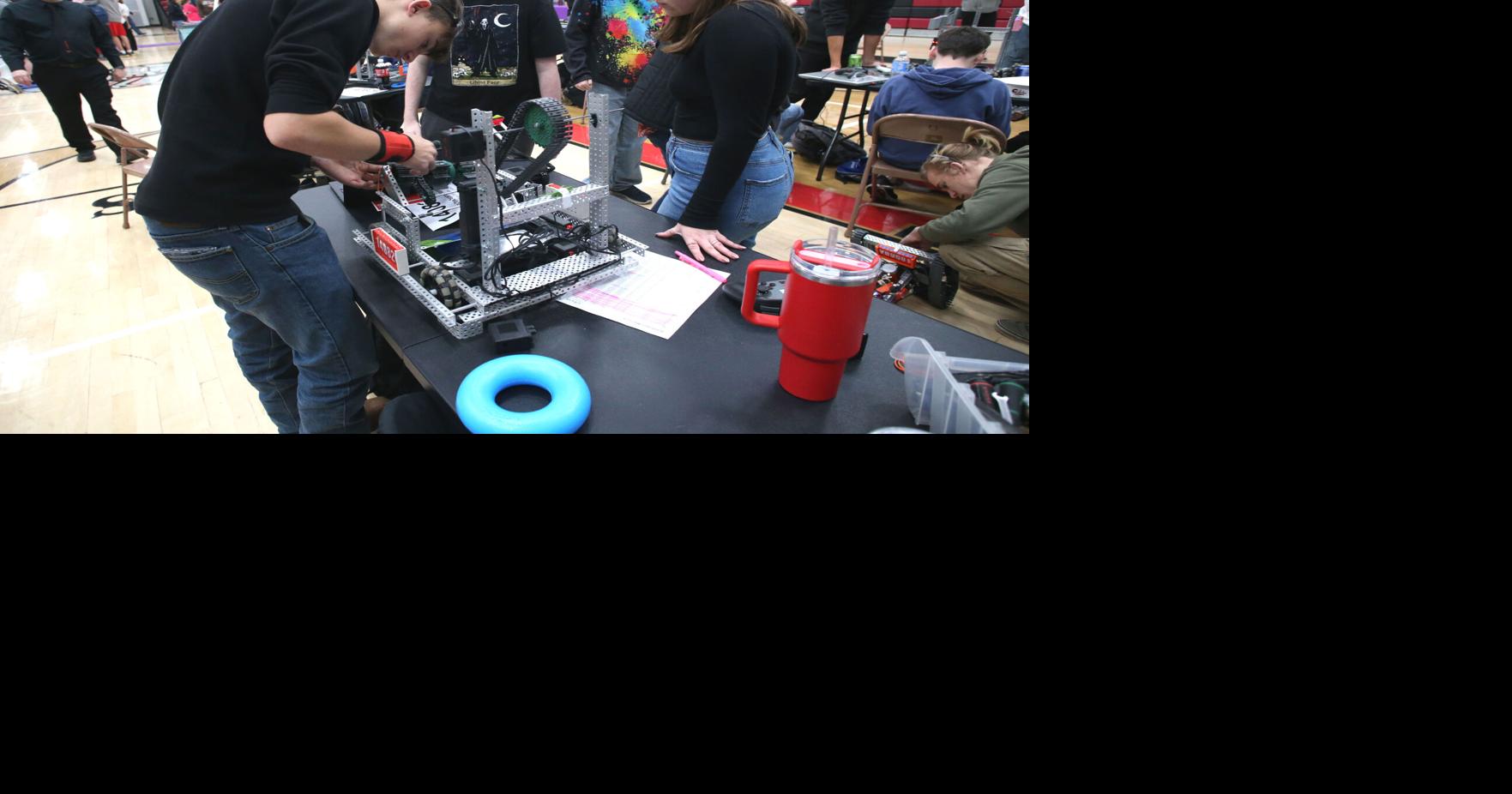 Franklin High School hosts 'High Stakes' VEX Robotics competition ...