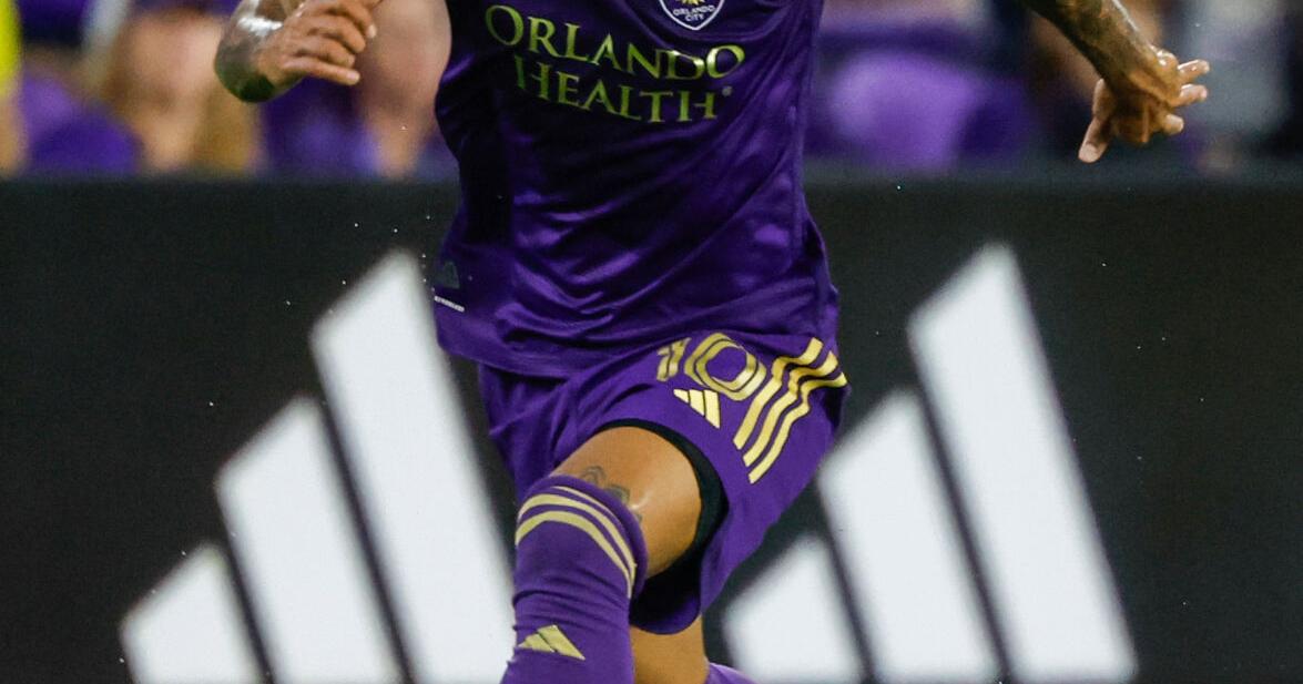 Austin signs Uruguay international winger Facundo Torres with ...