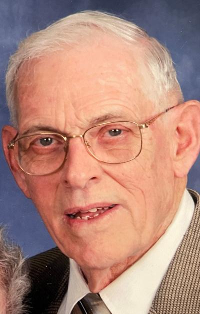 Kenneth A. Hollingsworth | Obituaries | thederrick.com