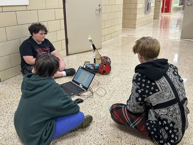 Franklin robotics team preparing for competition this weekend ...
