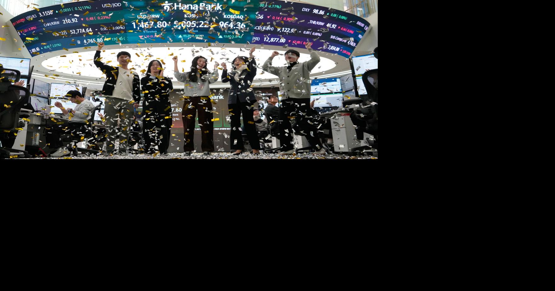 Asian shares rise, tracking Wall Street gains as Trump backs down on ...