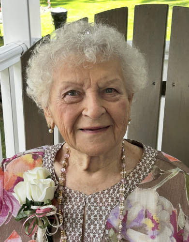 Jean H. Davis | Obituaries | thederrick.com
