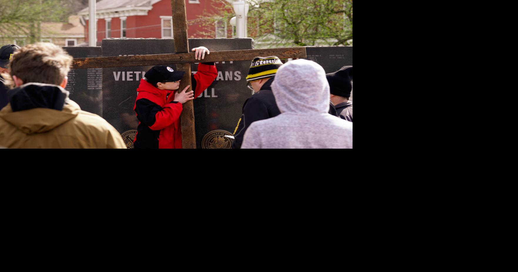 Good Friday Cross Walk is a faithful tradition | Free | thederrick.com