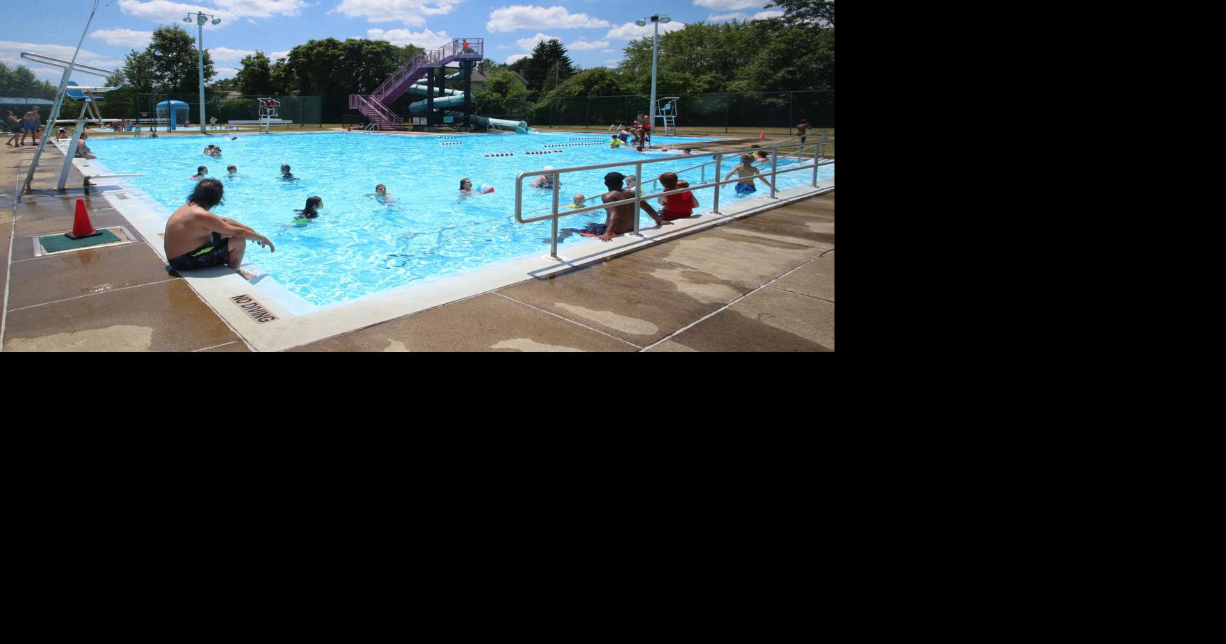 Warm weather draws swimmers to Franklin pool | Front Page | thederrick.com