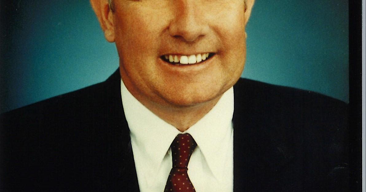 Ronald E. Hull | Life Tributes | thedesertreview.com