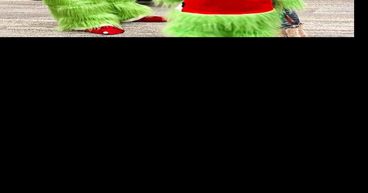 El Centro Public Library celebrates first Christmas with Family ...