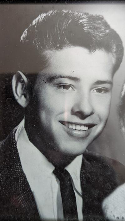 Thomas Seay | Life Tributes | thedesertreview.com