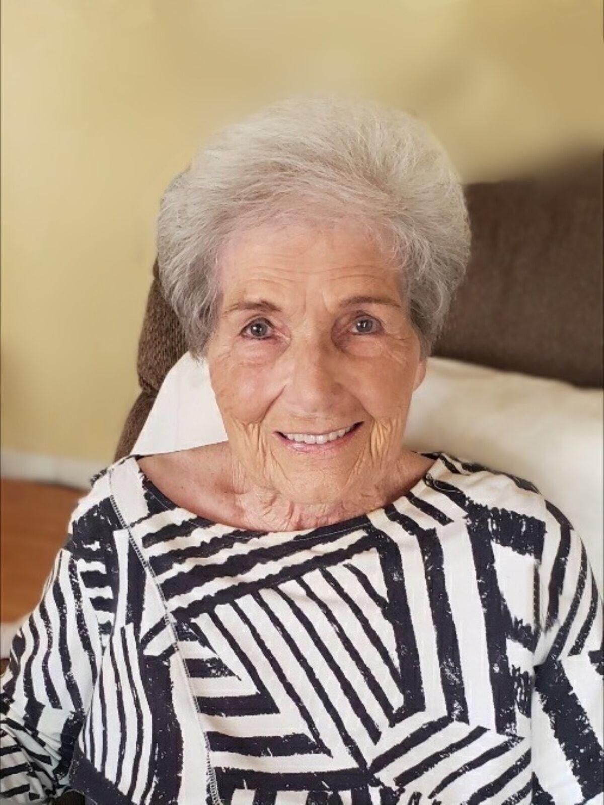 Eula Jean (Jeanie) Jones | Life Tributes | thedesertreview.com