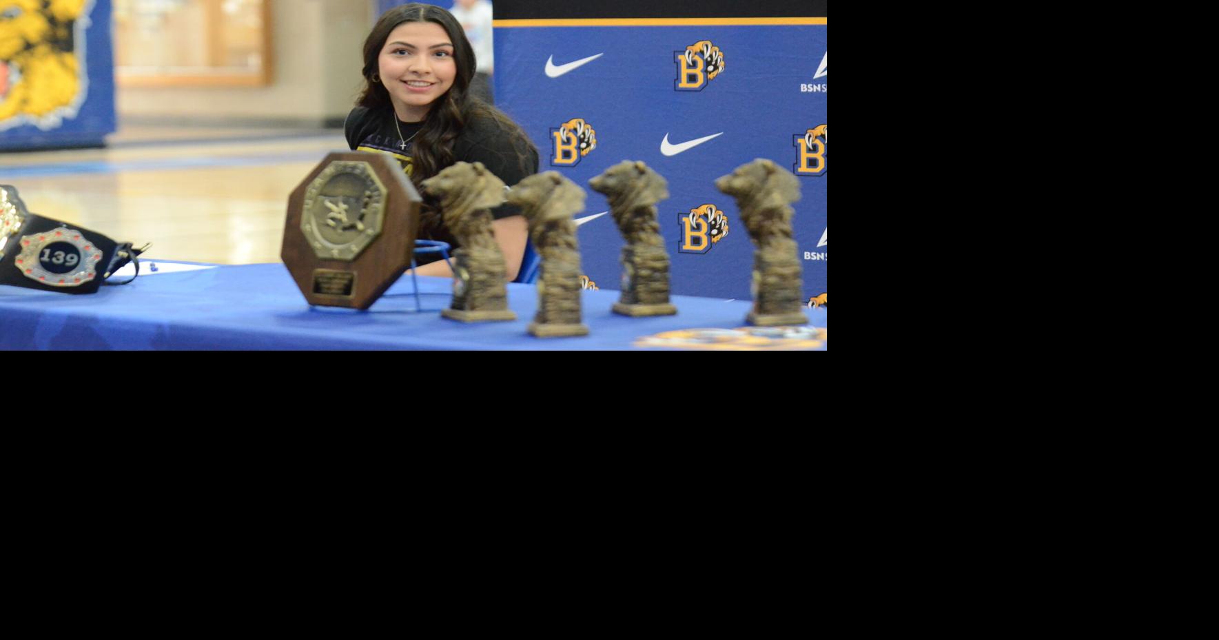 Savannah Gomez signs to McKendree | Sports | thedesertreview.com