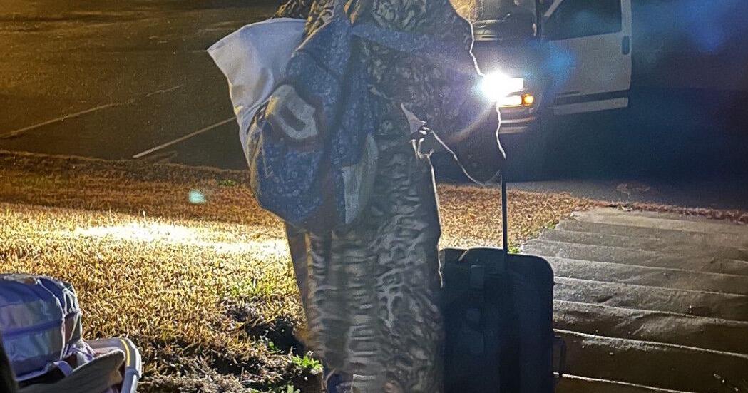 Fire Sunday night displaces 19 homeless people; Red Cross provides ...