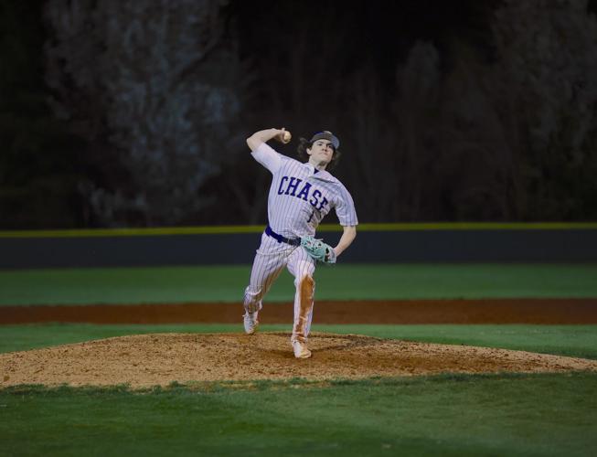 Gowan tosses Trojans first win in season opener | Sports ...