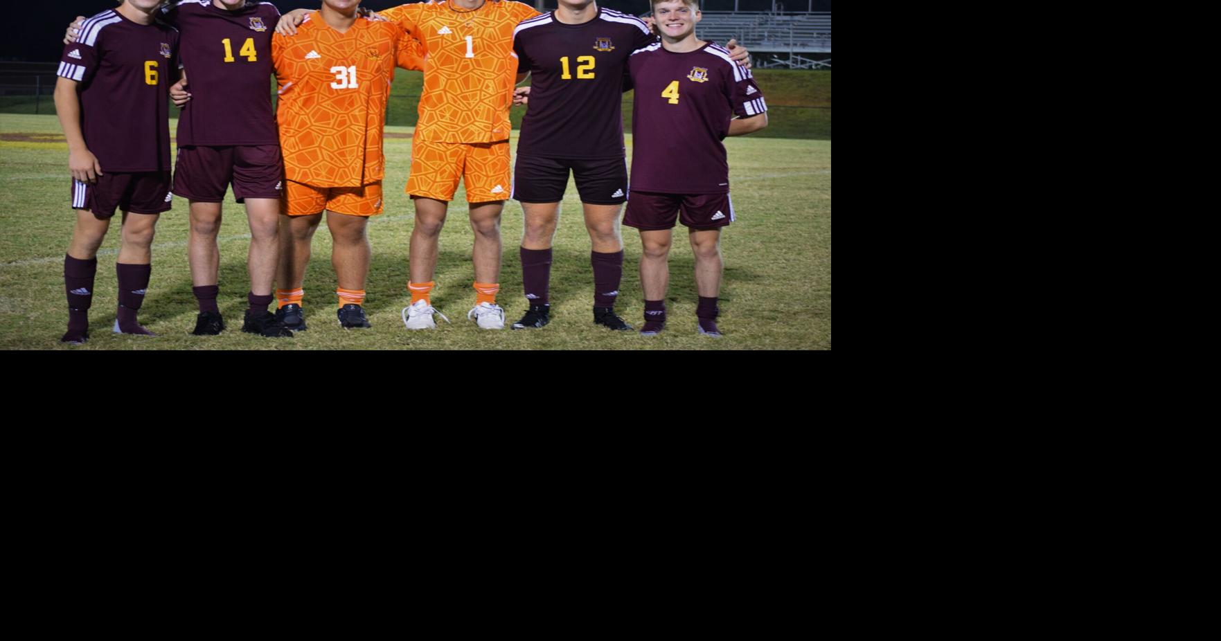 Unusual defensive strategy gives Gryphons edge over opponents | Sports ...