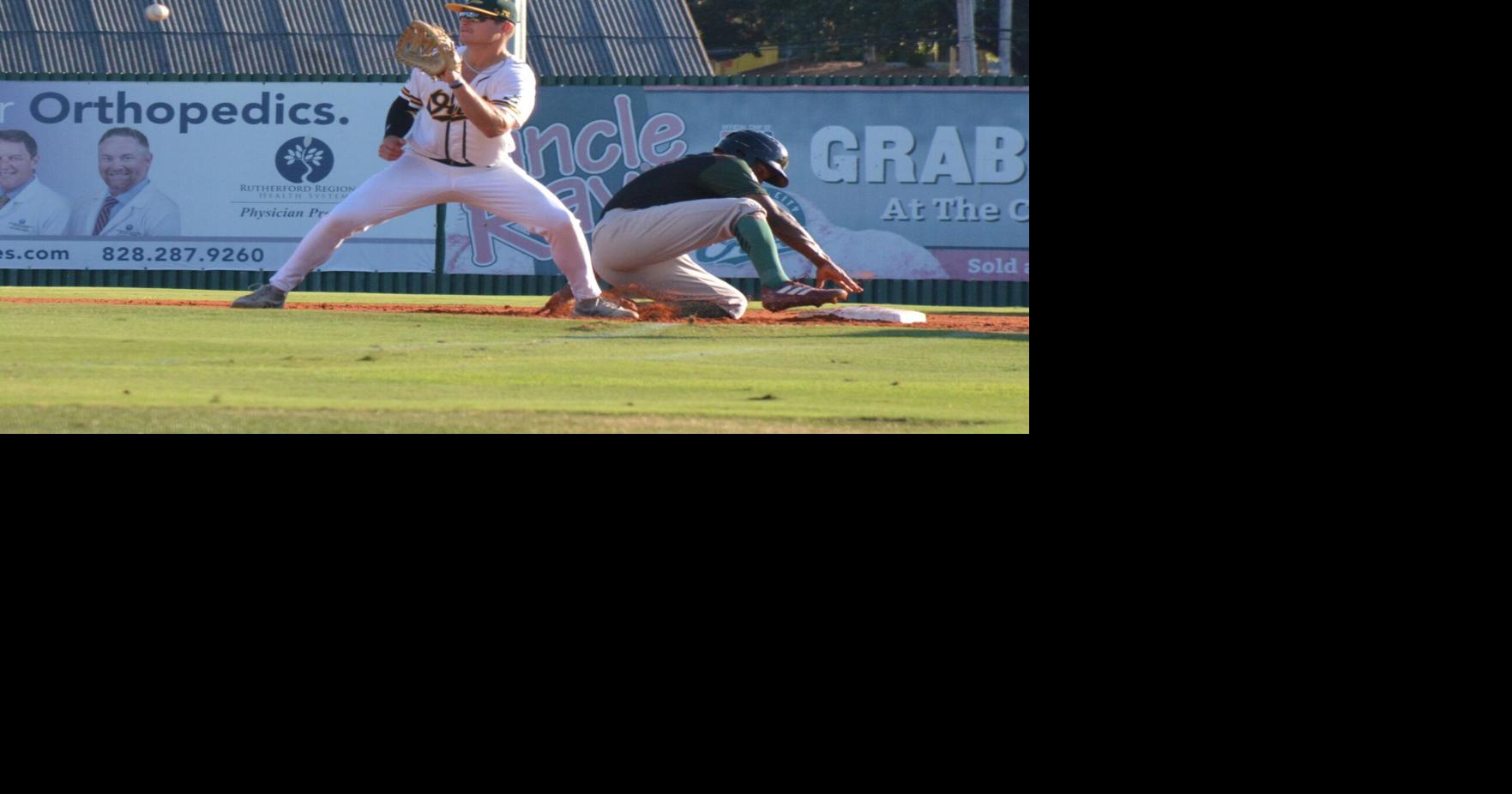 Owls finish hot, defeat Boone 14-8 | Archives | thedigitalcourier.com