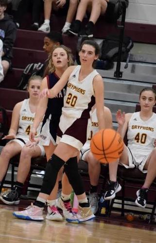 Lady Gryphons win big on Senior Night | Sports | thedigitalcourier.com