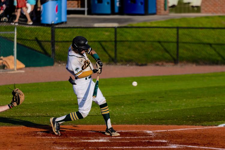 Owls return Wade Kelly among new players | Sports | thedigitalcourier.com