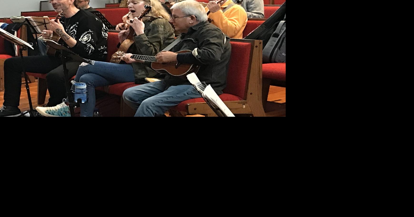 Ukulele players sitting in pews sing 600 | | theeastsiderla.com