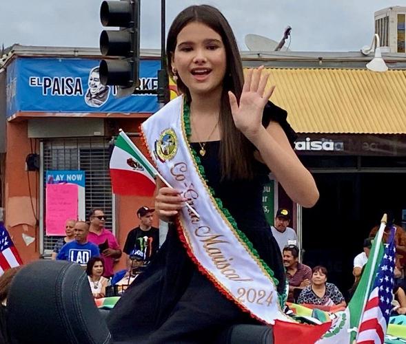East L.A. celebrates Mexican Independence Day with a parade, Aztec ...