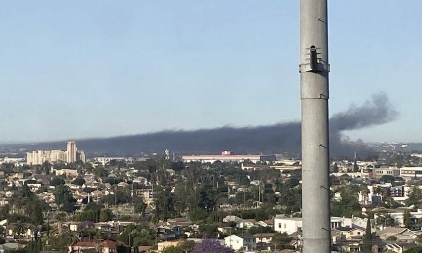 Smoke from DTLA fire rolls across L.A. sky | News | theeastsiderla.com