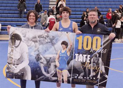 St. Marys wrestler earns 100th win | Sports | theeveningleader.com