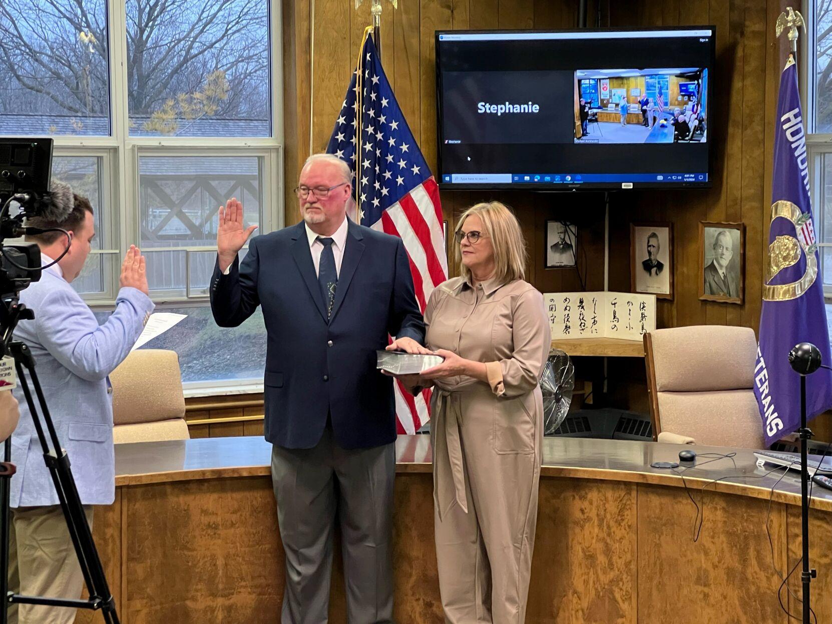 St. Marys swears in Joe Hurlburt as new mayor | News | theeveningleader.com