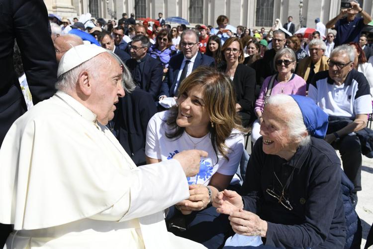 Pope's teaching on family, sexuality emphasized mercy, welcome ...