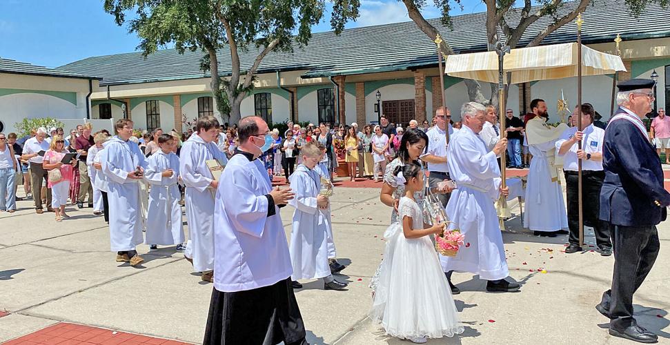 Corpus Christi marked with processions | Venice | thefloridacatholic.org