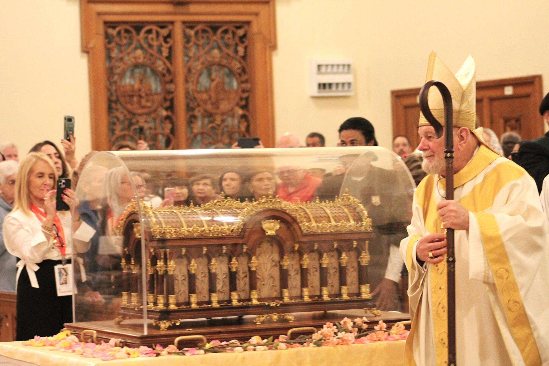 Thousands of pilgrims visit first-class relics | Miami ...