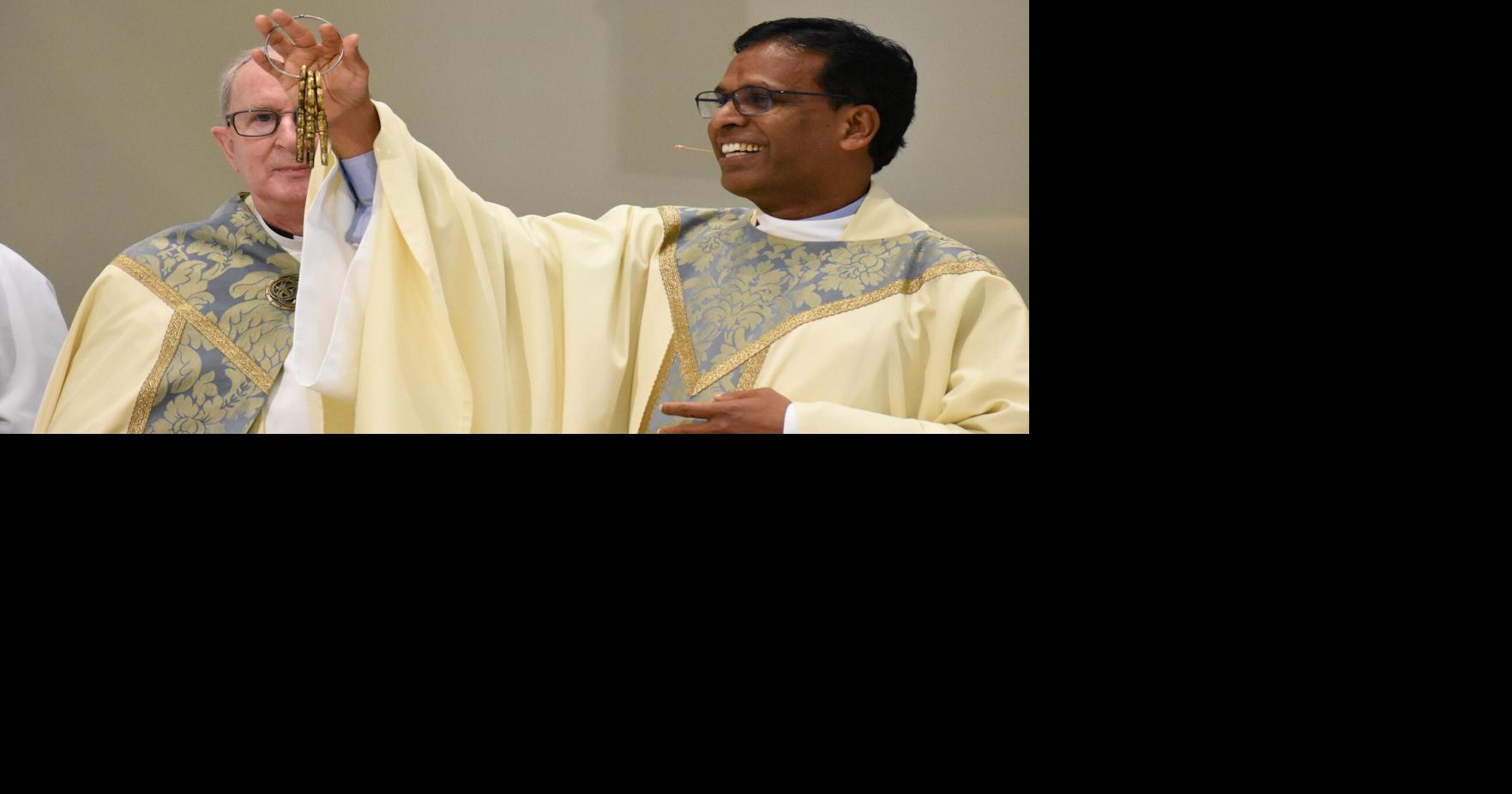 Holy Cross priest installed as pastor | Orlando | thefloridacatholic.org