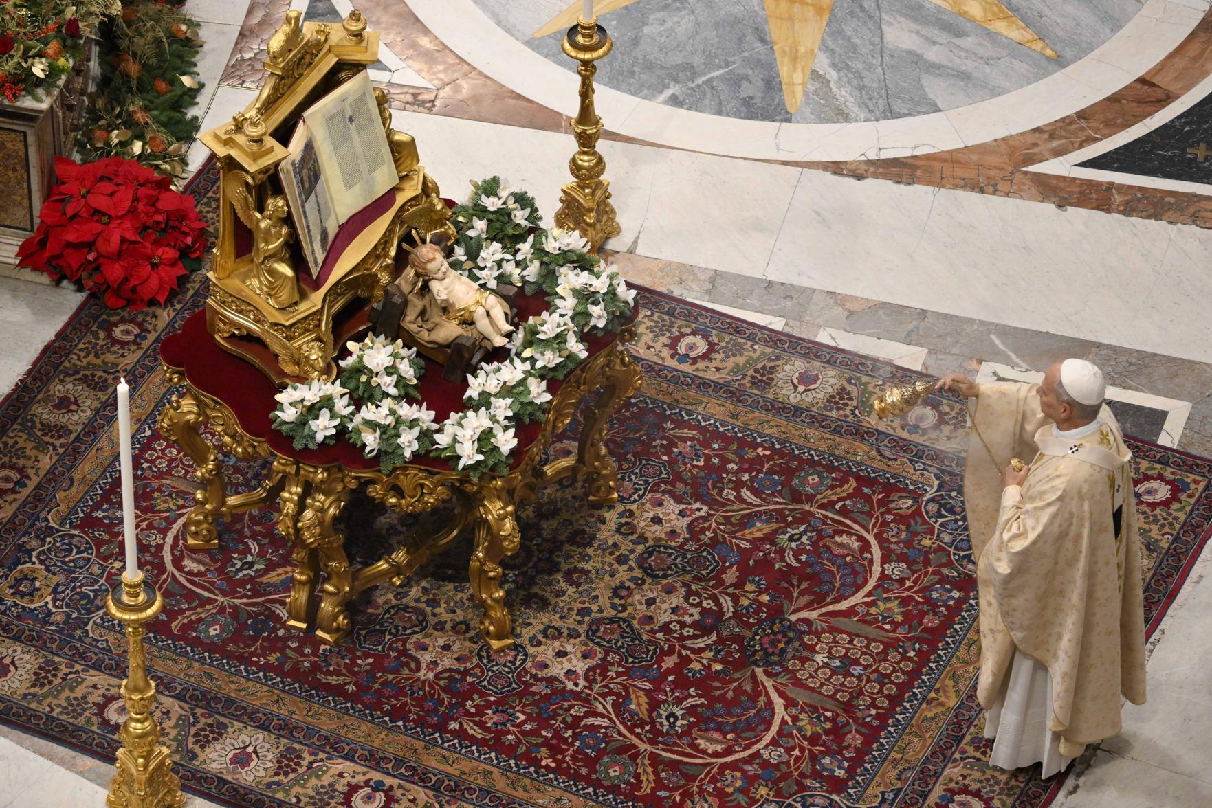 Open your hearts to baby Jesus and one another, pope says on Christmas ...