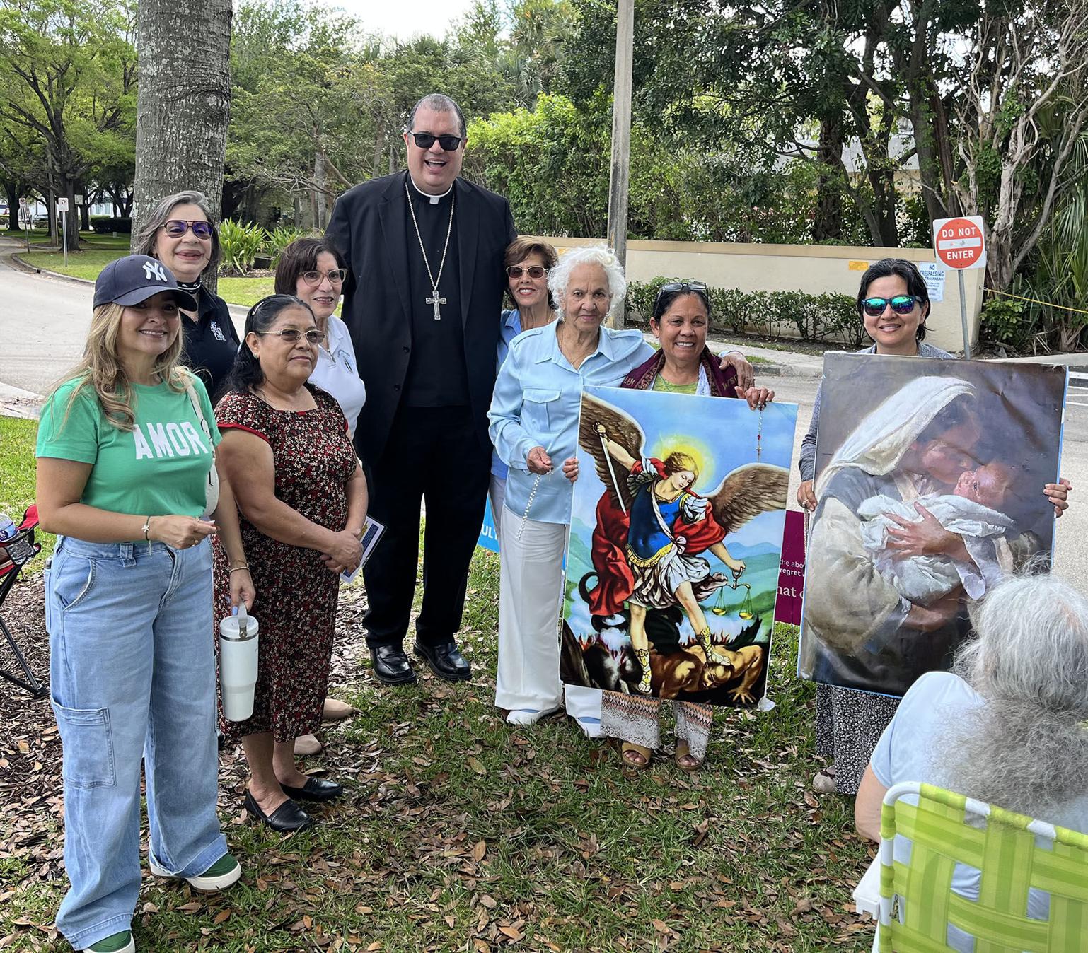 Sidewalk Prayers and visit to Miracle House | Palm Beach ...