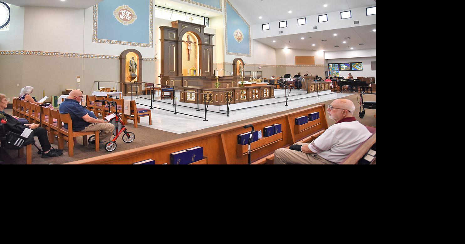Sanctuary renovation highlights altar | Orlando | thefloridacatholic.org