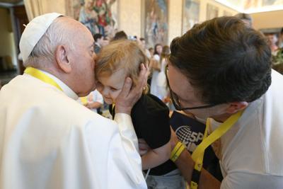 Pope tells children joy is good for the soul, always help others ...