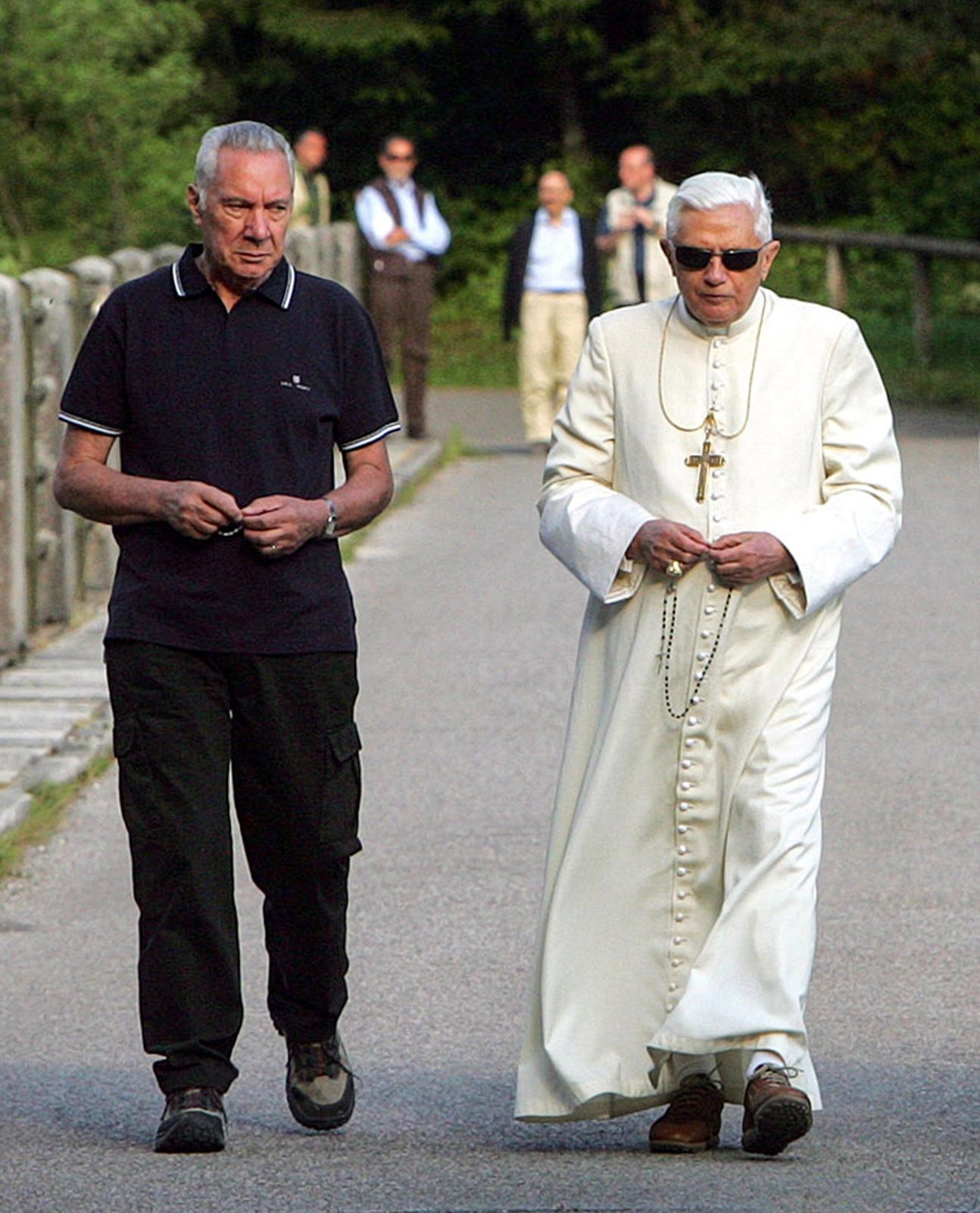 A silent life behind three popes: Farewell to Angelo Gugel, the iconic ...
