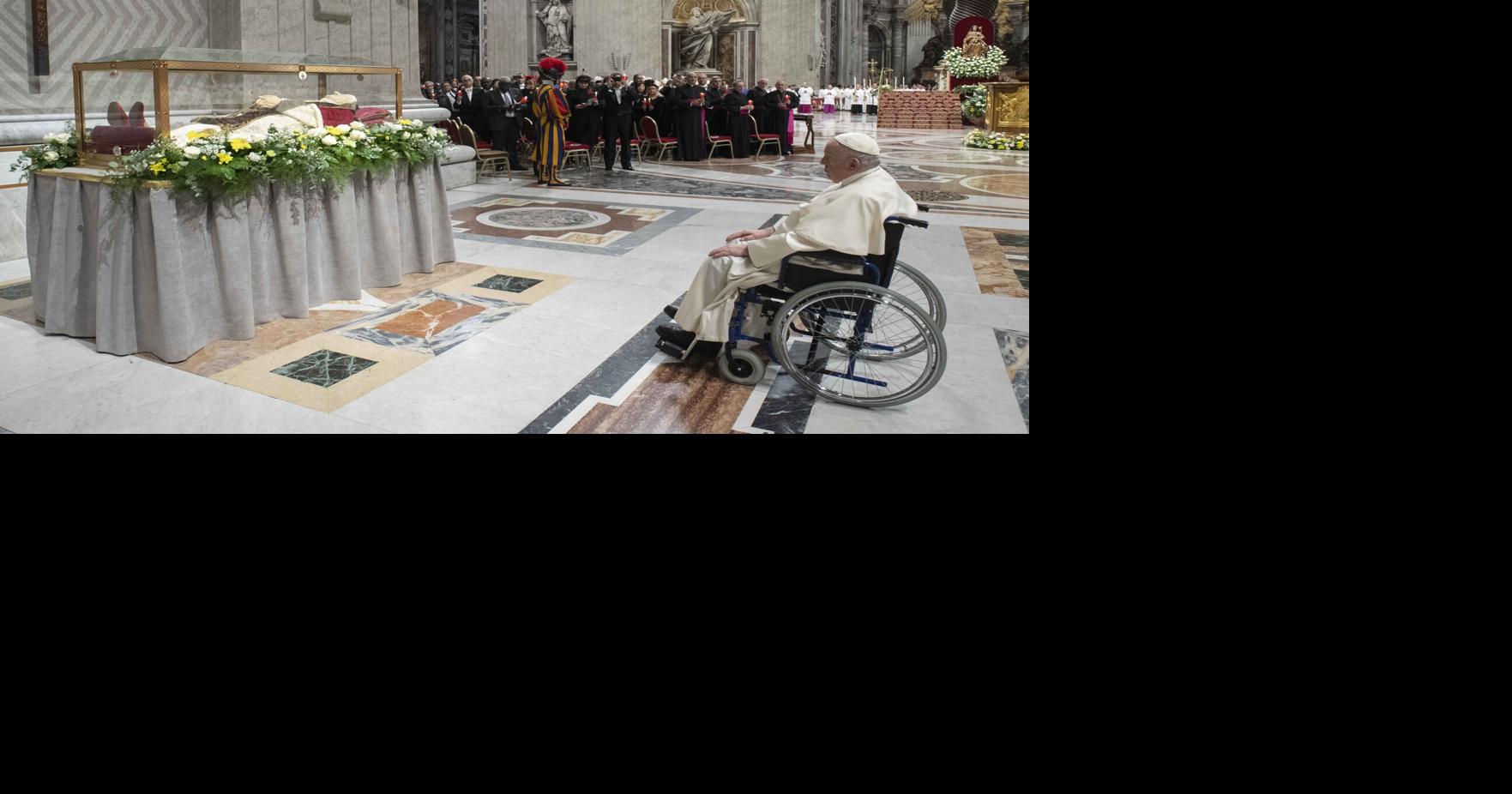 Pope clarifies rules limiting celebration of pre-Vatican II Mass ...
