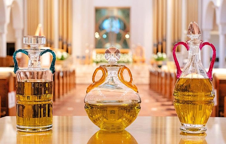 Oils blessed at Chrism Mass | Orlando | thefloridacatholic.org