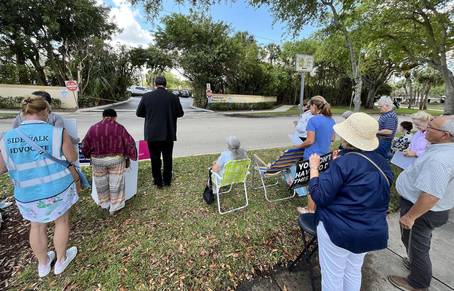 Sidewalk Prayers and visit to Miracle House | Palm Beach ...