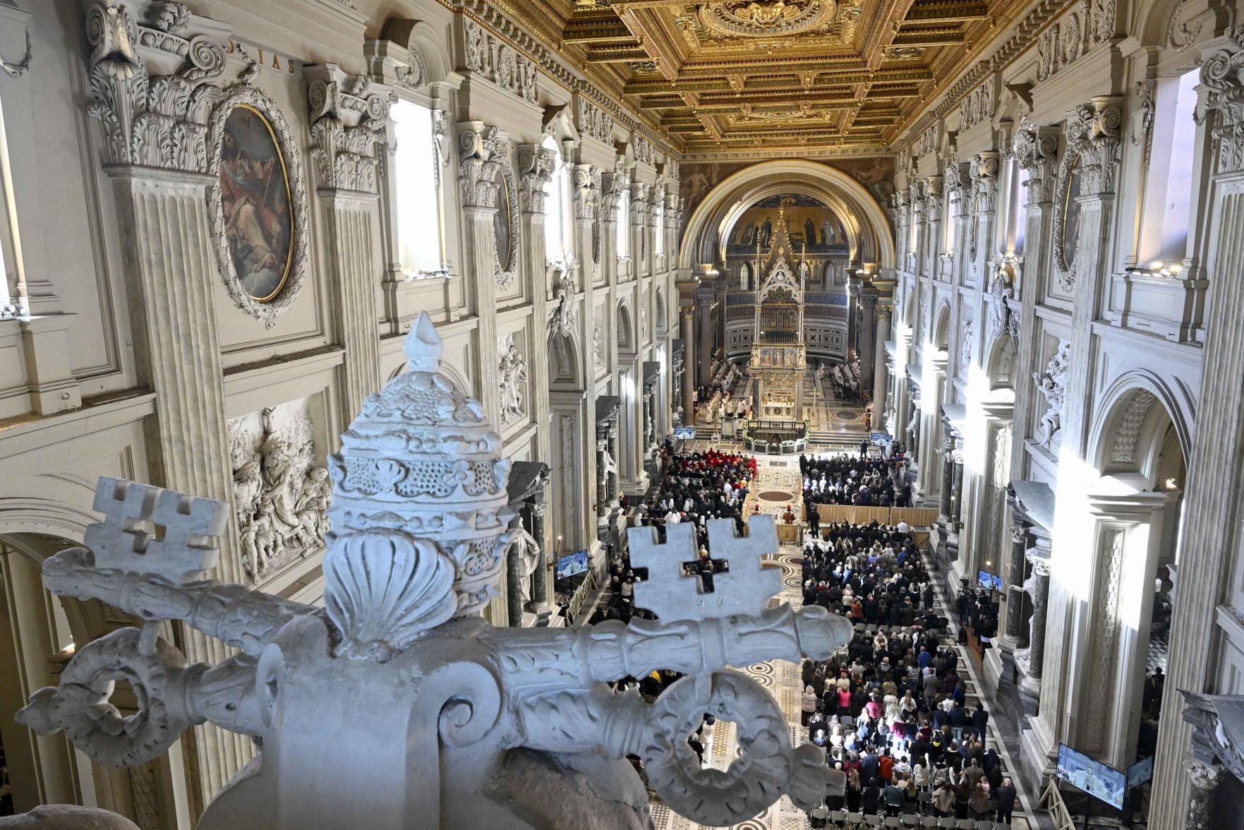 Dig deep, work patiently to keep church on solid foundation, pope says ...