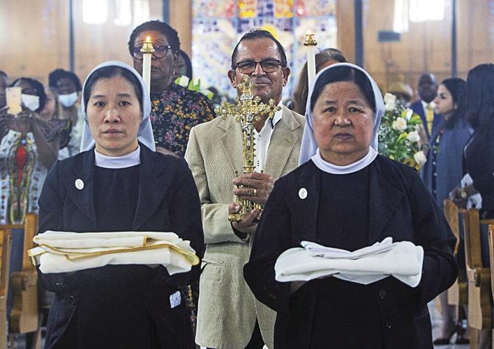 New year, new altar at St. Helen | Miami | thefloridacatholic.org