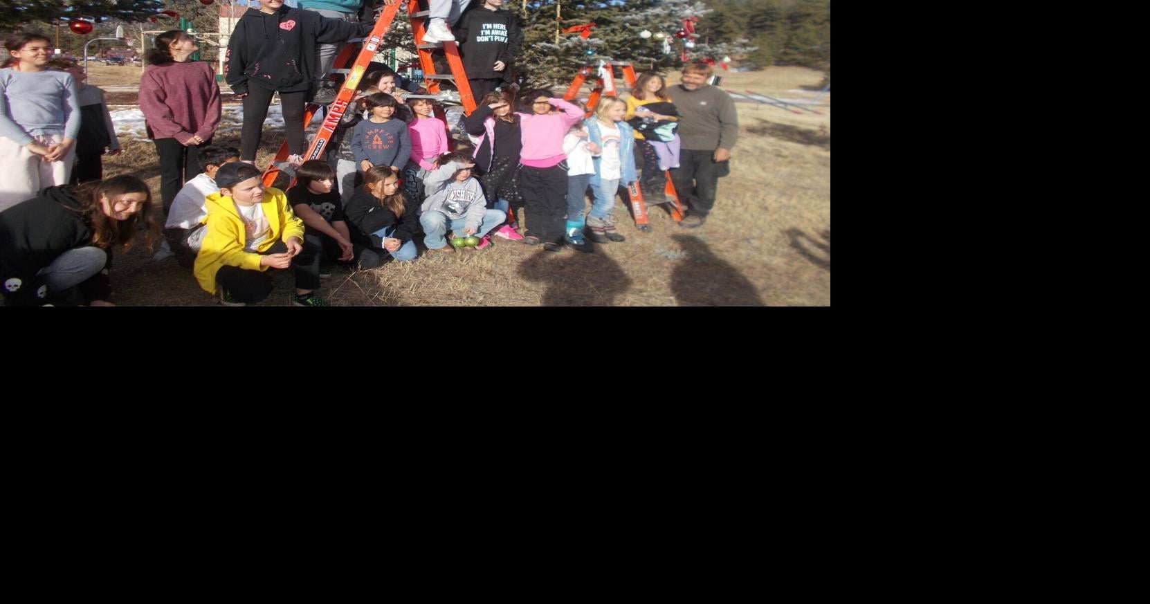 Holiday cheer arrived in Guffey with tree lighting | Local News ...