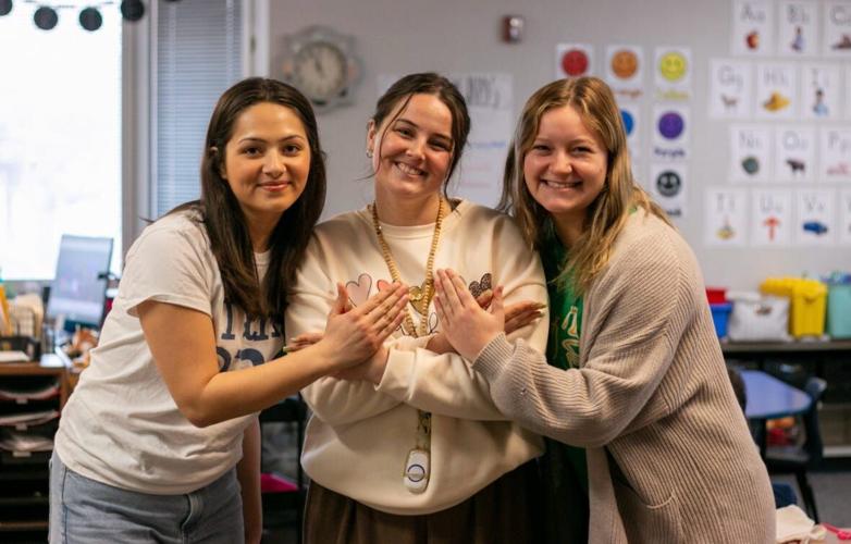 Rooted in reading | Members of Pi Beta Phi give back to local students ...