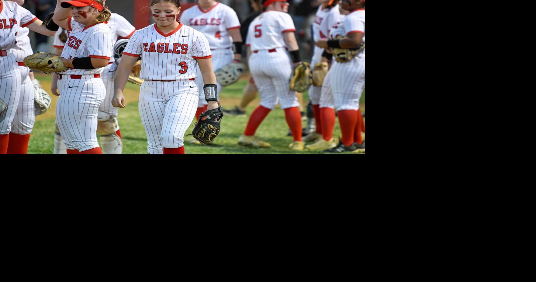 Eagles use 7-run explosion to defeat Comets in softball