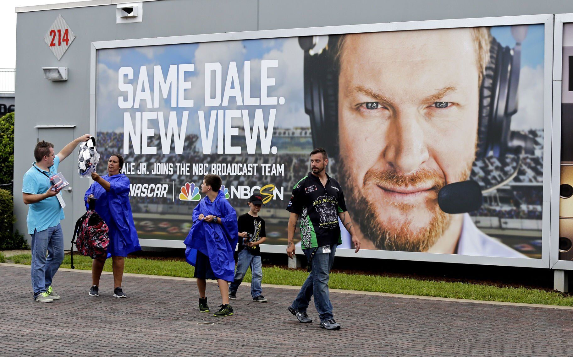 NASCAR commissioner Steve Phelps resigns